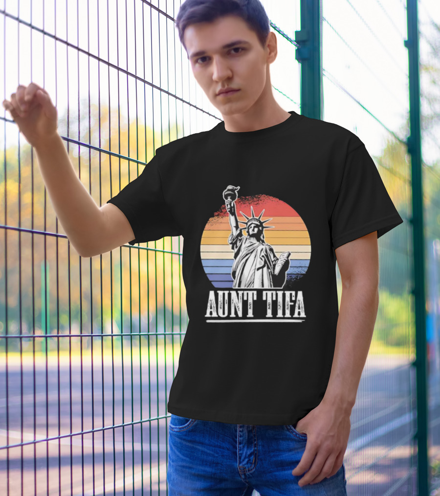 Statue Of Liberty Aunt Tifa Vintage Retro Stripes T-Shirt