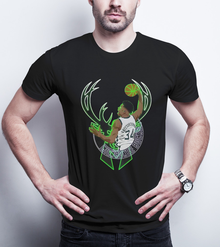 Milwaukee Bucks Giannis Antetokounmpo Dunk Basketball 34 T-Shirt