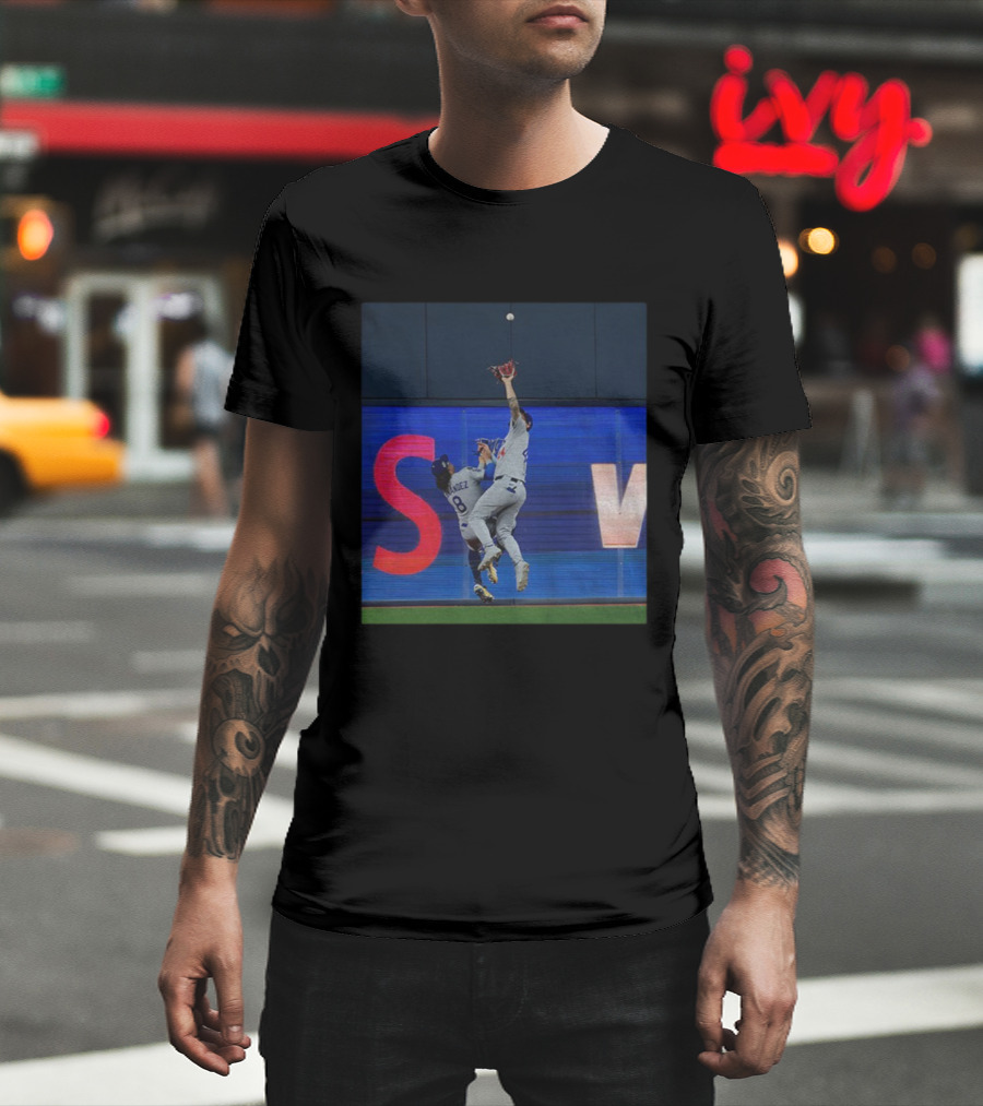 Kike Hernandez Andy Pages Dodgers Catch MLB World Series Action T-Shirt