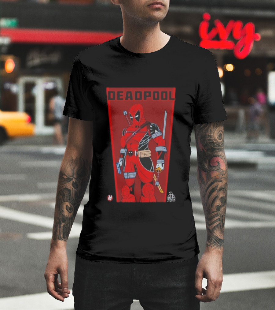 Deadpool Classic Comic Stance Red Black Sword Katanas T-Shirt