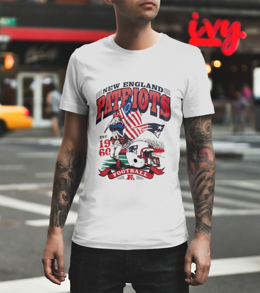 New England Patriots Football Est 1960 Vintage Style Helmet And Flag T-Shirt