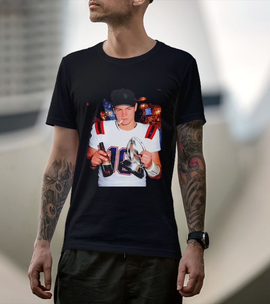 New England Patriots 16 Smoking Beer Trophy T-Shirt