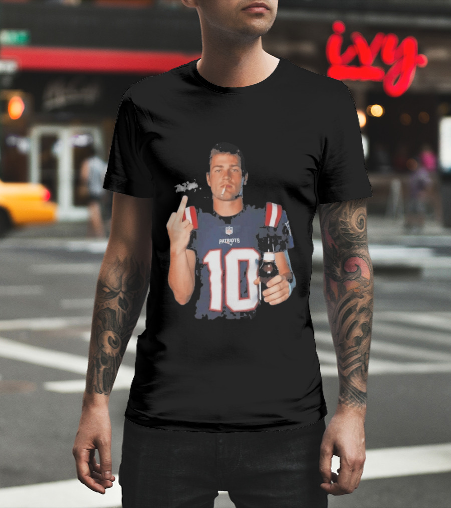 Patriots Number 10 Middle Finger Gesture Smoking Beer T-Shirt