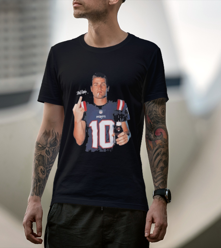 Patriots Number 10 Middle Finger Gesture Smoking Beer T-Shirt