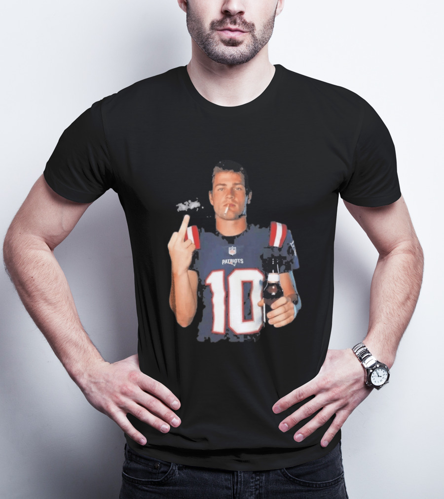 Patriots Number 10 Middle Finger Gesture Smoking Beer T-Shirt