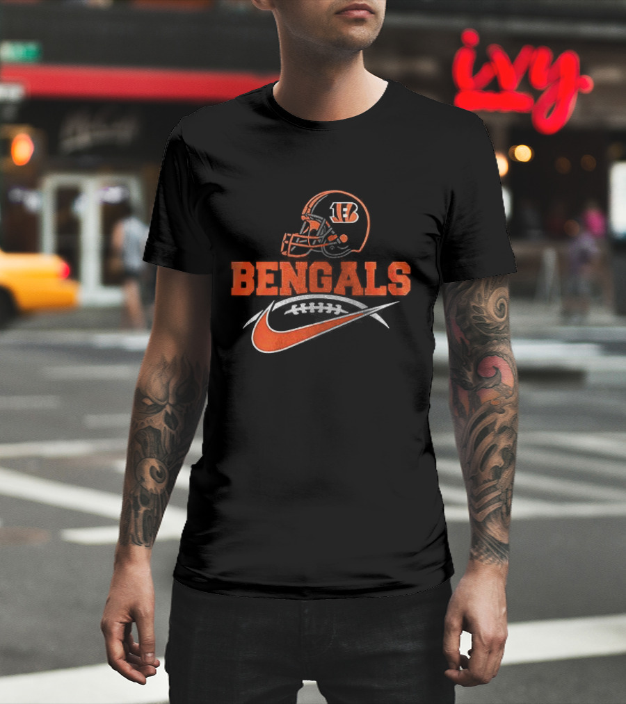Cincinnati Bengals B Helmet BENGALS Nike Stylized T-Shirt