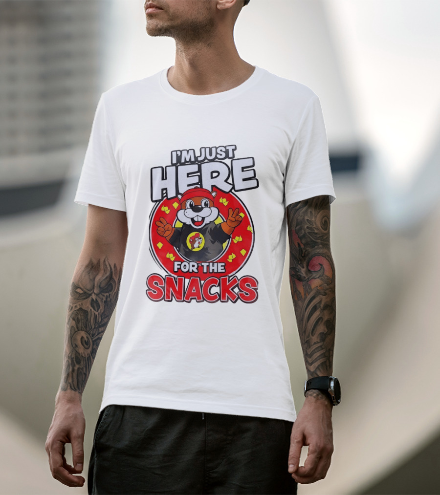 I'm Just Here For The Snacks Buc Ee's Fun Cartoon T-Shirt