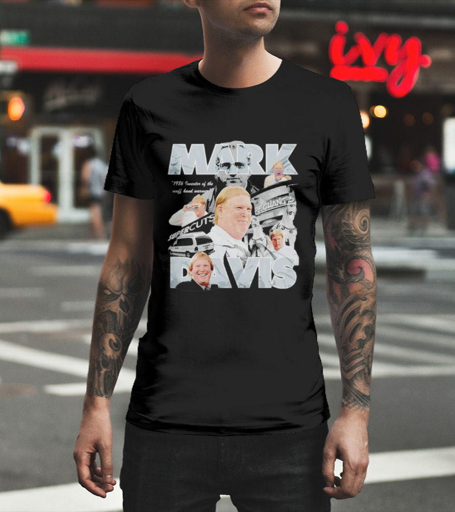 Mark Davis 1986 Inventor Of The Muff Hand Warmer Raiders Monochrome Humor T-Shirt