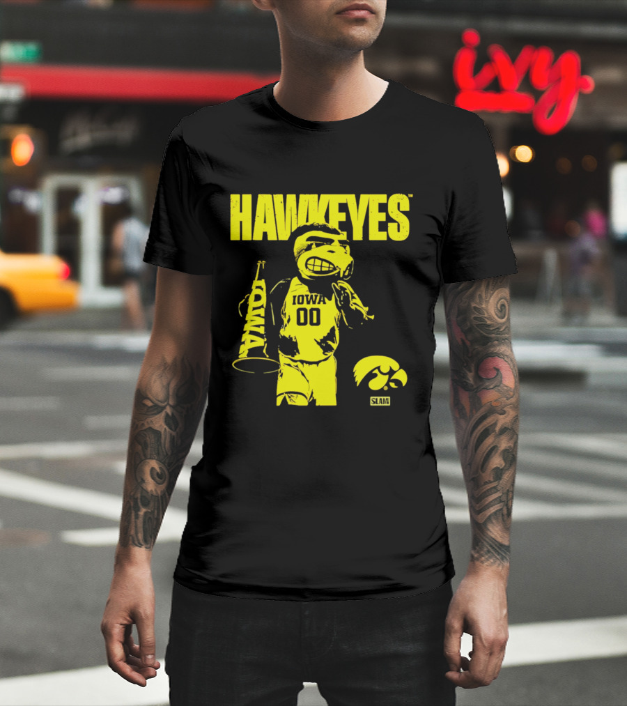 Iowa Hawkeyes Mode Slam Vintage Mascot Basketball 00 T-Shirt