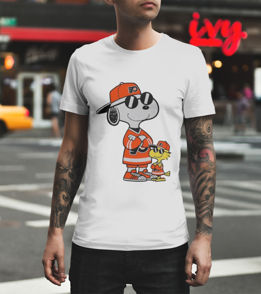 Snoopy Woodstock Philadelphia Flyers NHL Hockey Sunglasses T-Shirt