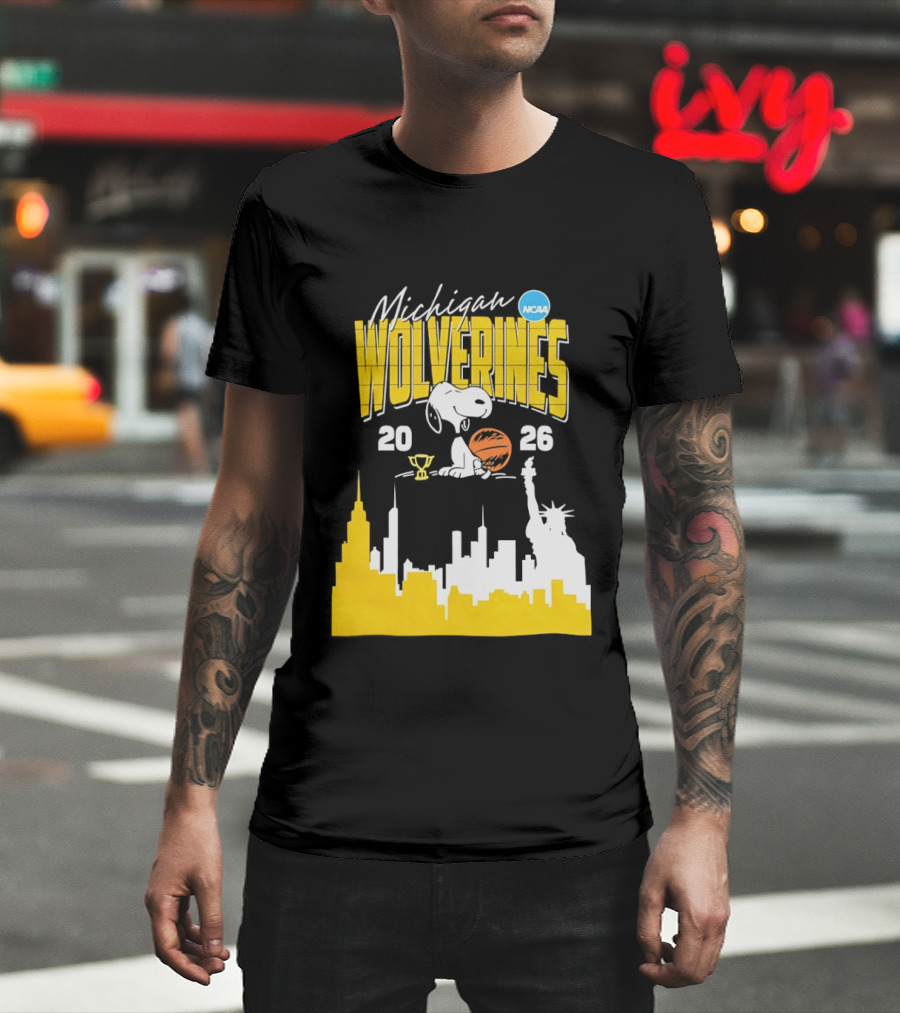 Michigan Wolverines NCAA Basketball Snoopy City Skyline 2026 T-Shirt