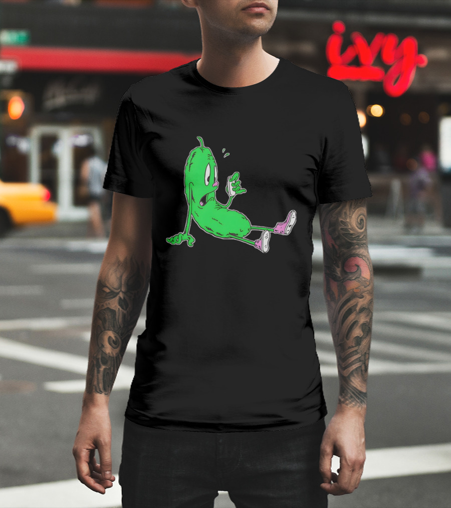 Stunsig Green Pickle Cartoon Phone Expression T-Shirt