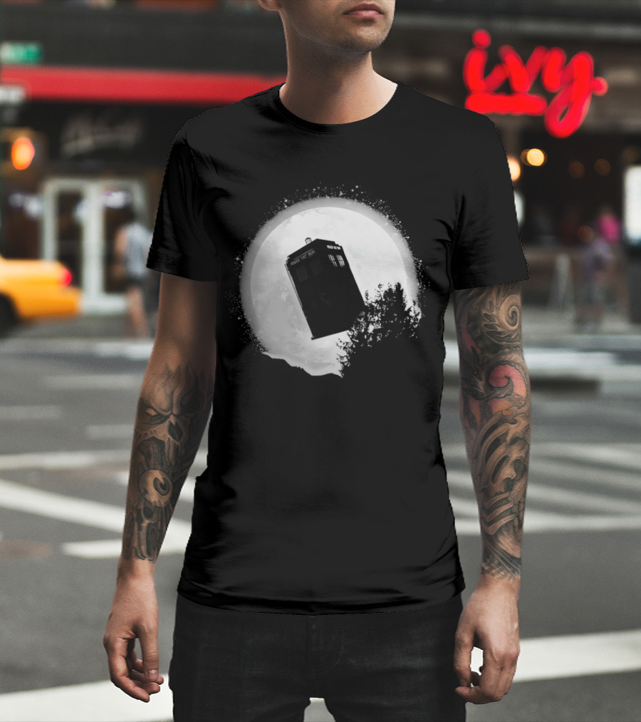 Tardis Doctor Who Moonlight Time Machine Iconic Sci Fi Police Box T-Shirt