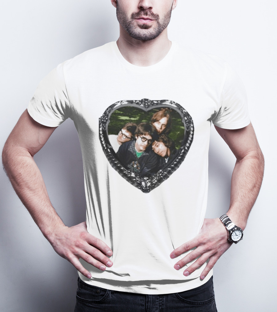 The Lazy Eyes Album Purple Show Heart Frame Band Photo T-Shirt