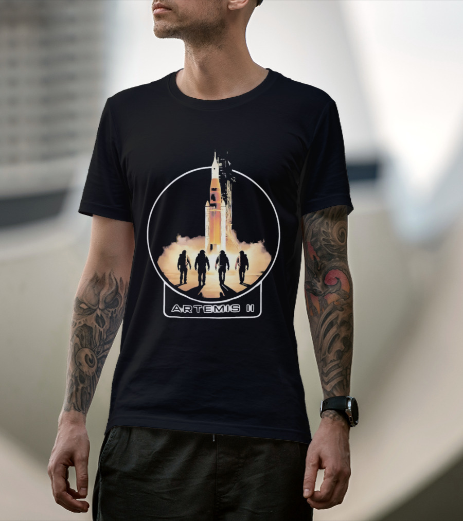 Artemis II Astronauts And Rocket Launch Moon Mission T-Shirt