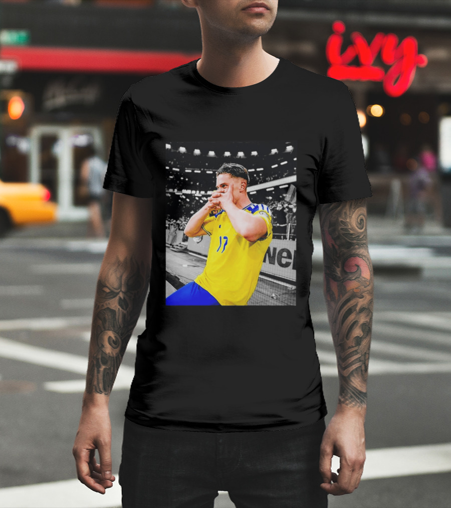 Viktor Gyokeres Sweden Yellow Soccer Jersey Celebration T-Shirt