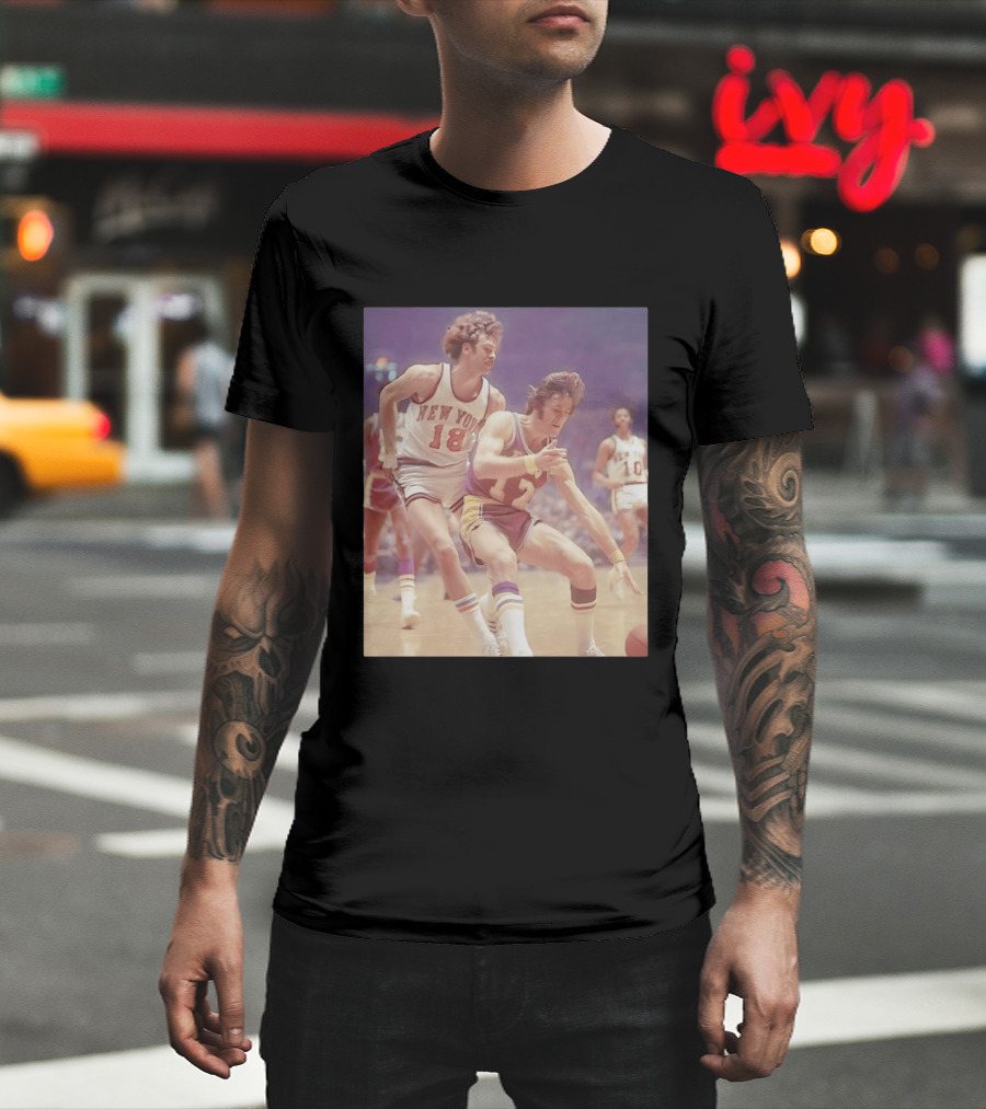 New York 18 Vs Los Angeles 12 Iconic Basketball Legends Phil Jackson Pat Riley Action Moment T-Shirt