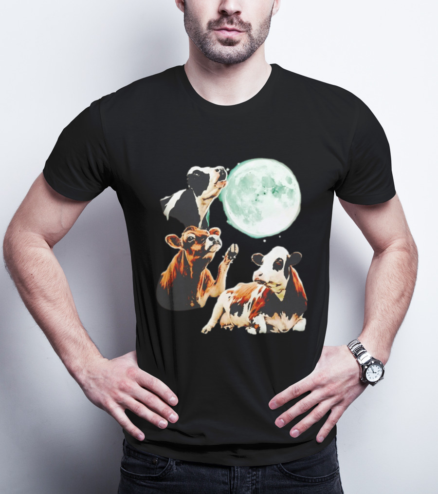 Cow Howling At Moon With Three Cows And Full Moon Scene T-Shirt