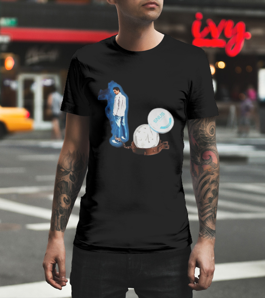 A Snus Gekettet Meme With Snus Tin And Chain T-Shirt