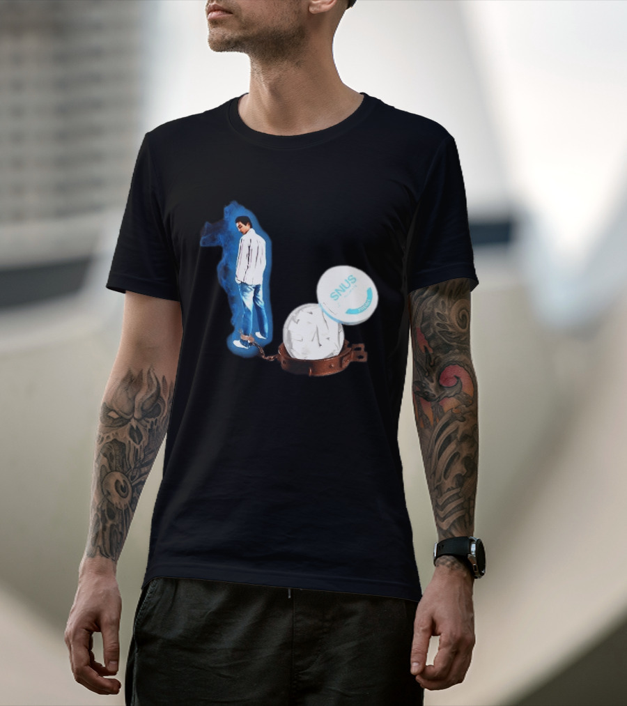 A Snus Gekettet Meme With Snus Tin And Chain T-Shirt