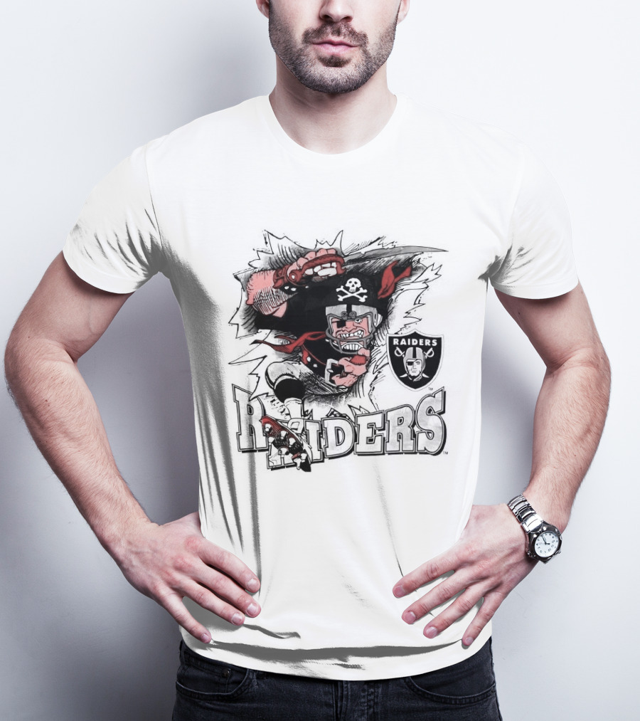 Las Vegas Raiders 1993 Football Skull Pirate Raider T-Shirt
