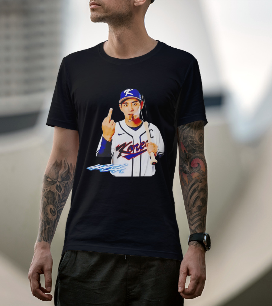 Korea World Baseball Jung Hoo Lee Smoking Cigar Middle Finger T-Shirt