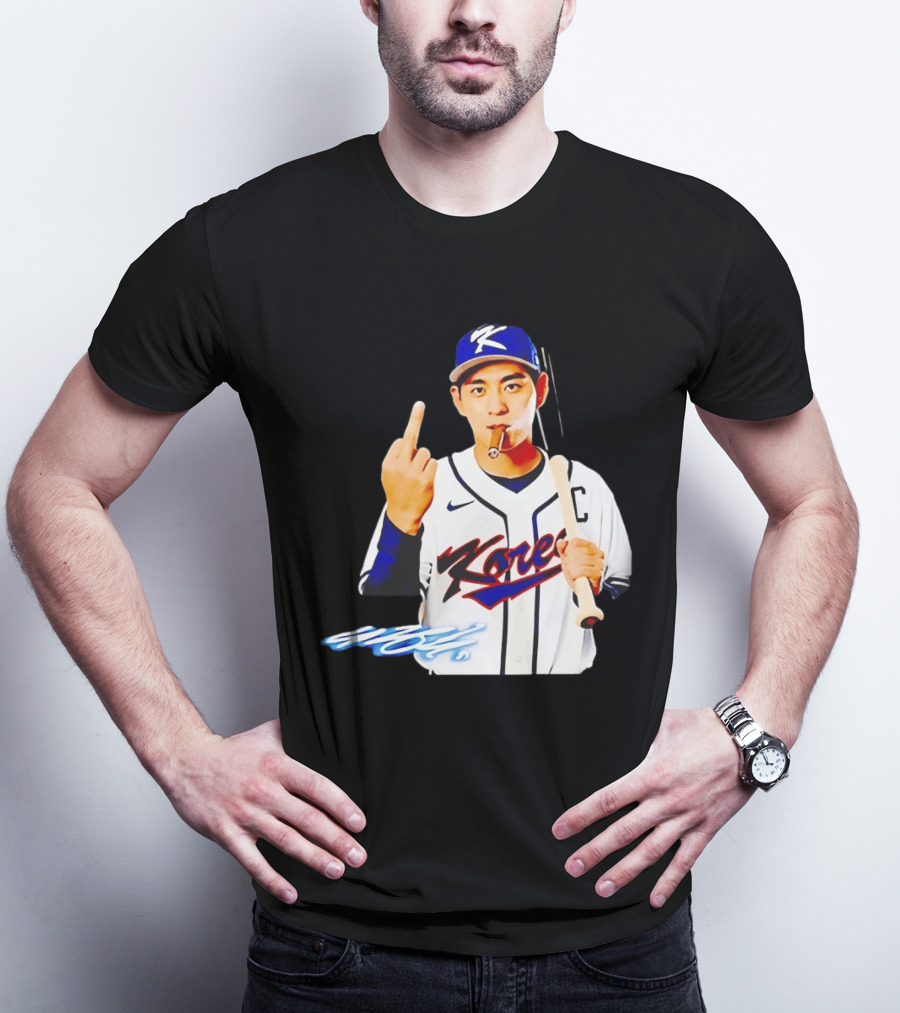 Korea World Baseball Jung Hoo Lee Smoking Cigar Middle Finger T-Shirt