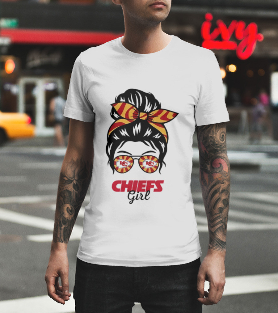 Kansas City Chiefs Girl Messy Bun With Striped Bow And Glasses T-Shirt