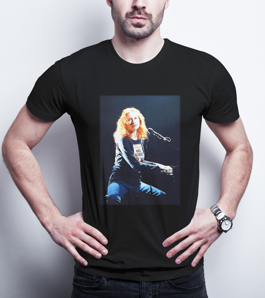 Tori Amos Nice Knodes Singing At Piano Live Performance Photography T-Shirt