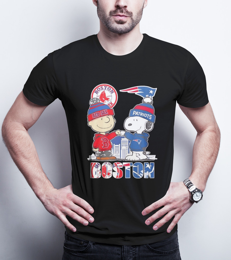 Boston Red Sox And New England Patriots Charlie Brown Snoopy Skyline T-Shirt
