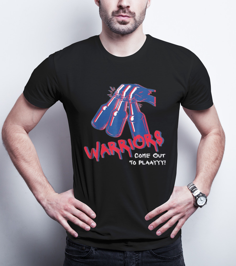 Warriors Come Out To Play New England Patriots Hand Holding Bottles T-Shirt