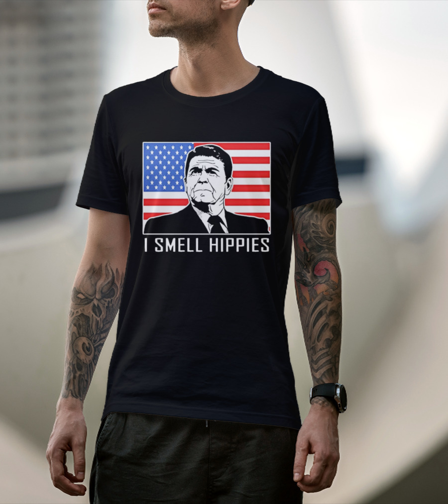 I Smell Hippies Ronald Reagan American Flag Stars And Stripes T-Shirt
