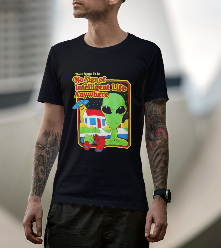 There Seems To Be No Sign Of Intelligent Life Anywhere Alien Green Martian Binoculars Retro Comic T-Shirt