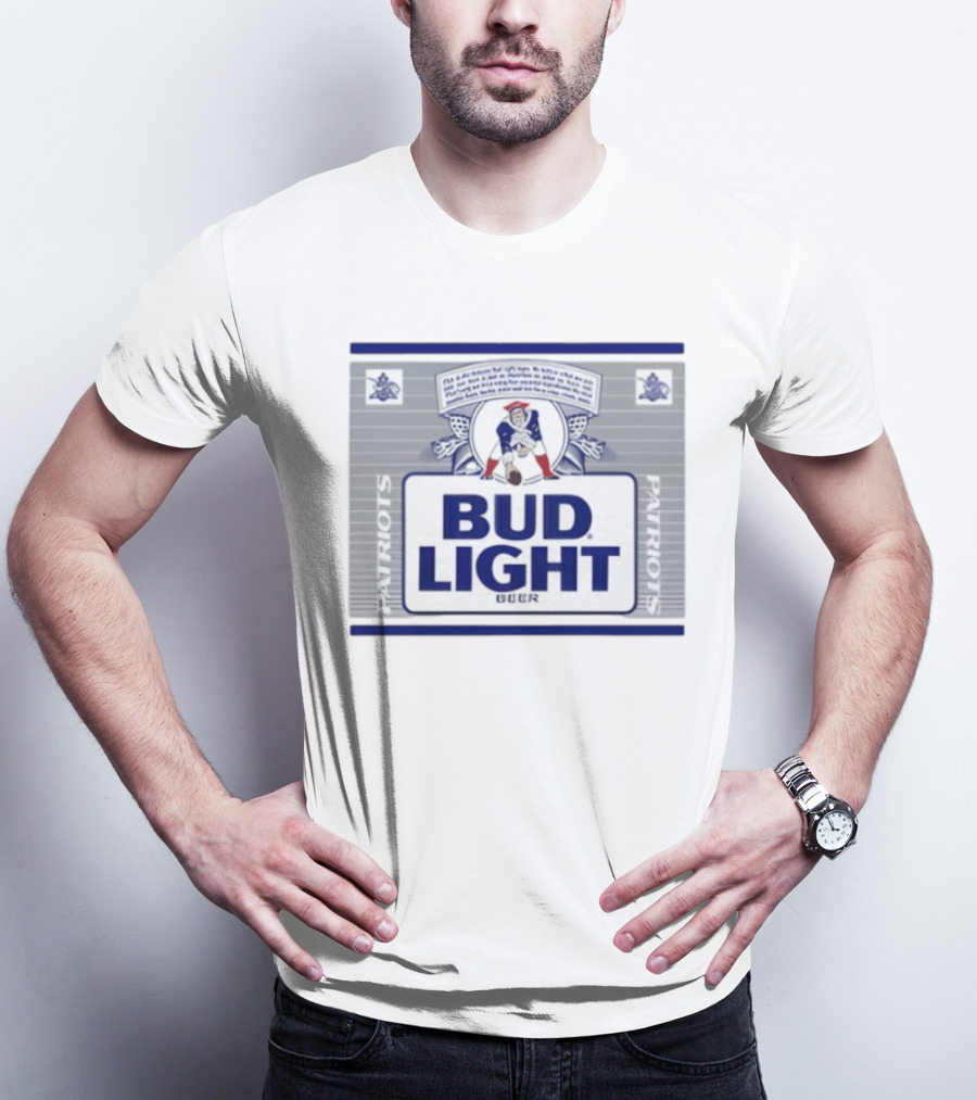 New England Patriots Bud Light Crest Mitchell & Ness Pullover T-Shirt