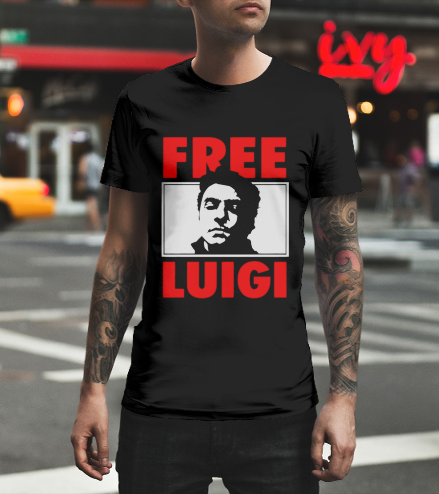 Free Luigi Mangione Shot Face Red T-Shirt