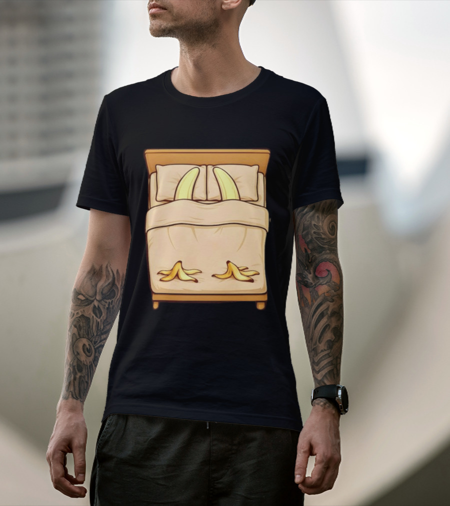 Funny Banana In Bed Sleeping Humor T-Shirt