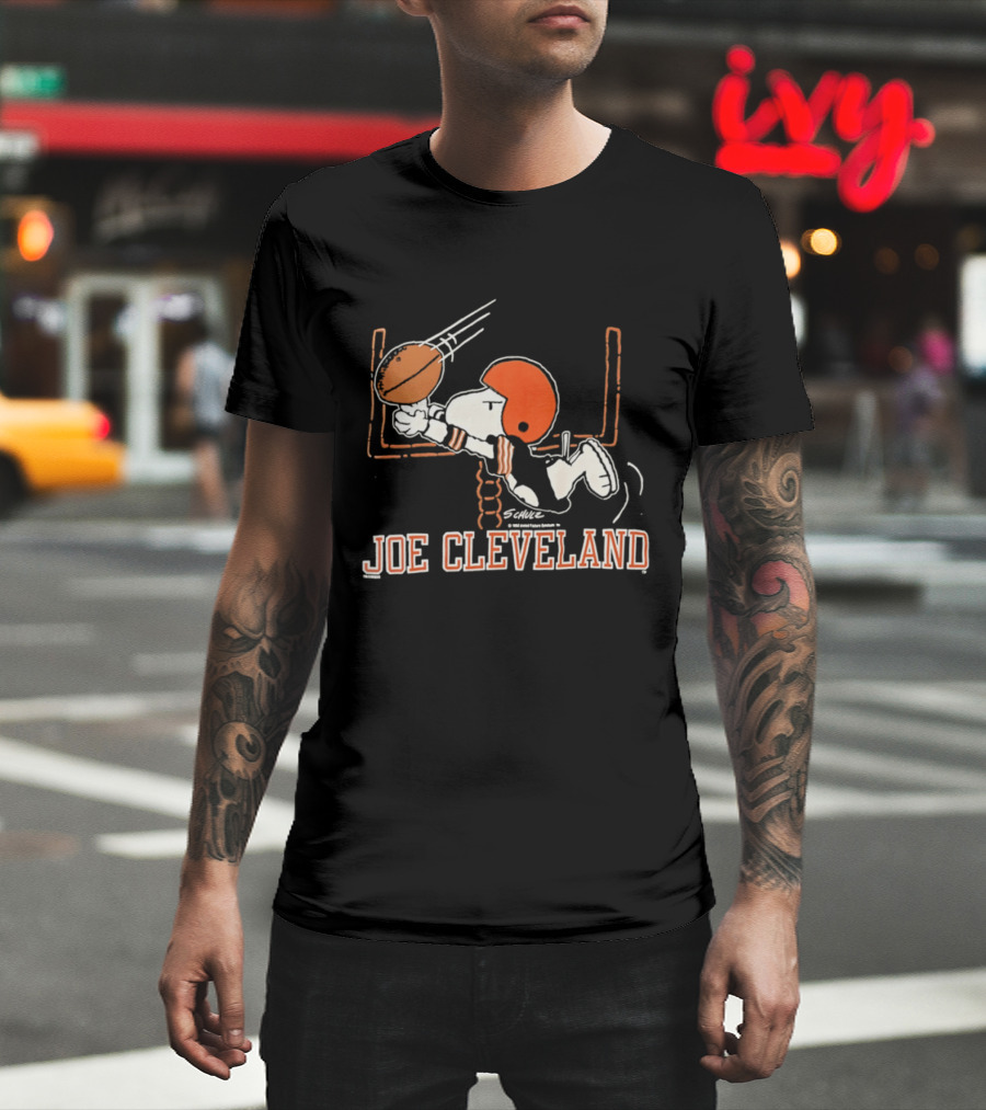 Joe Cleveland Browns Football Peanuts Comic T-Shirt