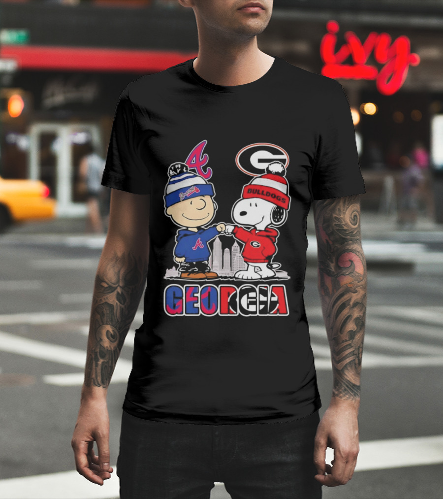 Atlanta Braves Charlie Brown Georgia Bulldogs Snoopy Merry Peanuts Christmas 2025 T-Shirt