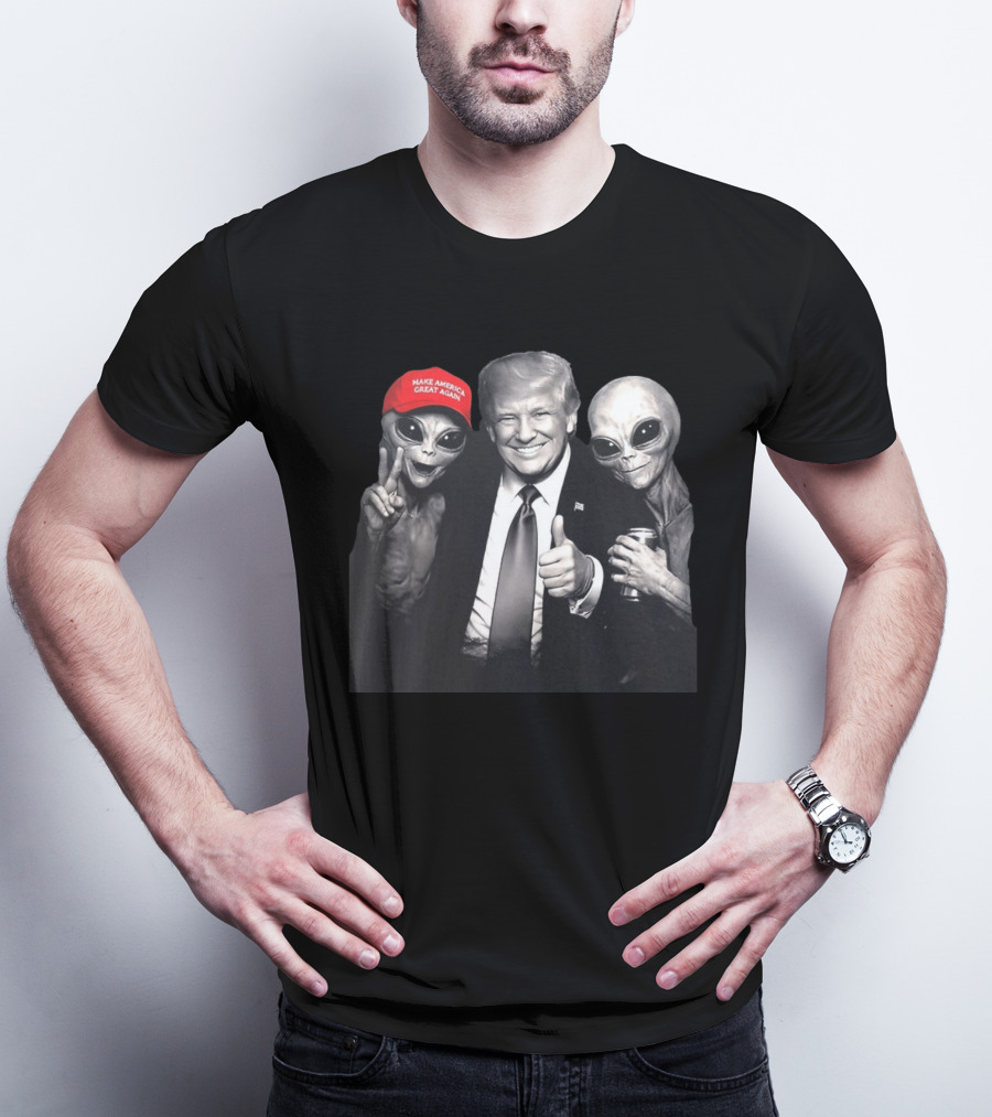 Make America Great Again Trump And Aliens Thumbs Up T-Shirt
