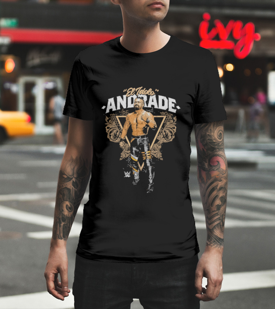 El Idolo Andrade WWE Wrestler Pose Triangular Motif T-Shirt