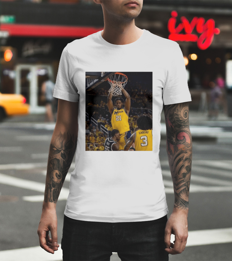 Morez Johnson Jr. Dunk Michigan Vs Carr Cadeau Basketball Moment T-Shirt