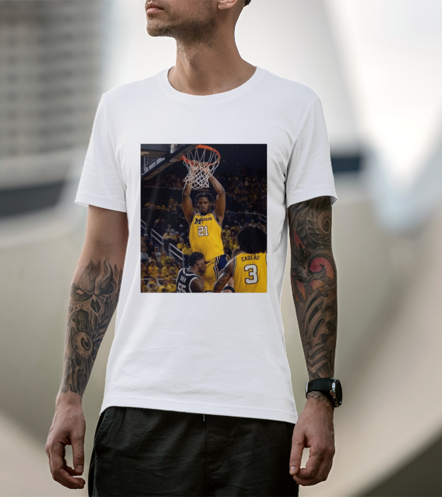 Morez Johnson Jr. Dunk Michigan Vs Carr Cadeau Basketball Moment T-Shirt