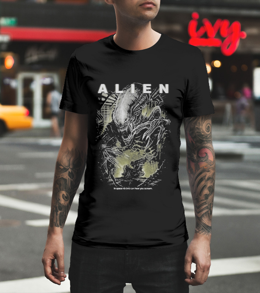 Alien In Space No One Can Hear You Scream Movie T-Shirt