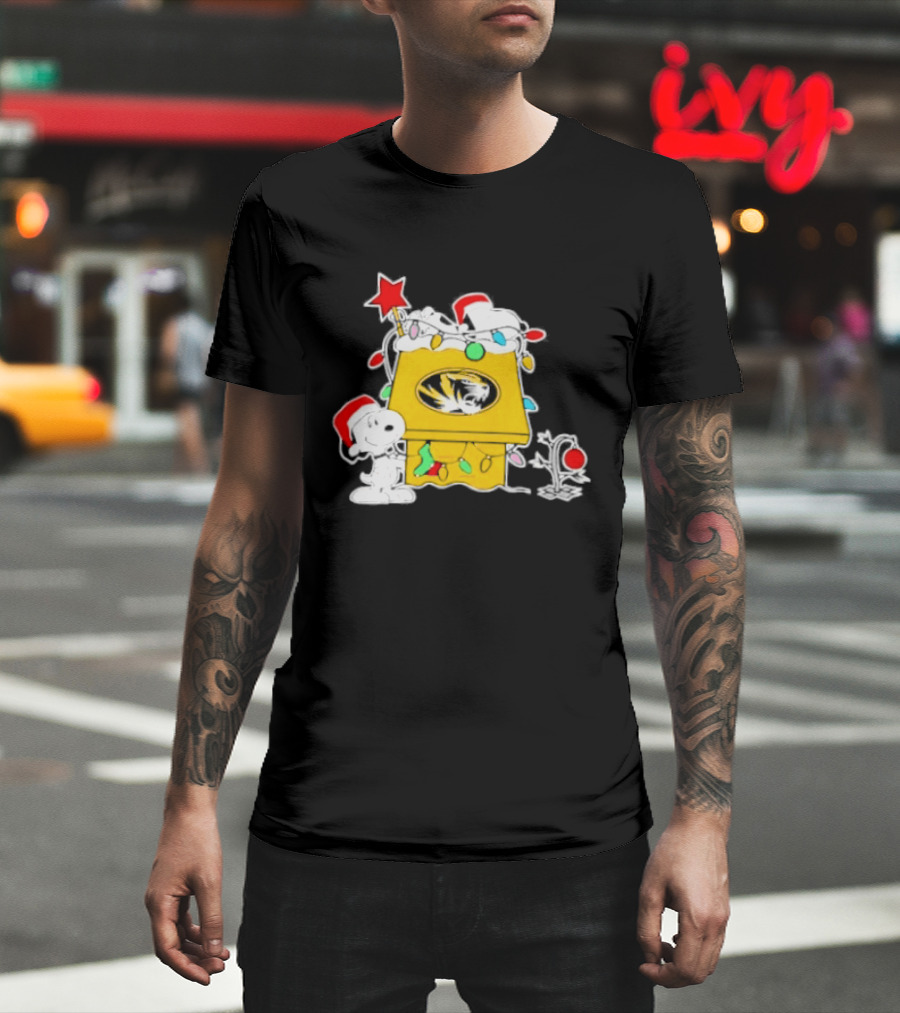 Snoopy Missouri Tigers Christmas Holiday 2025 Peanuts Festive Celebration T-Shirt