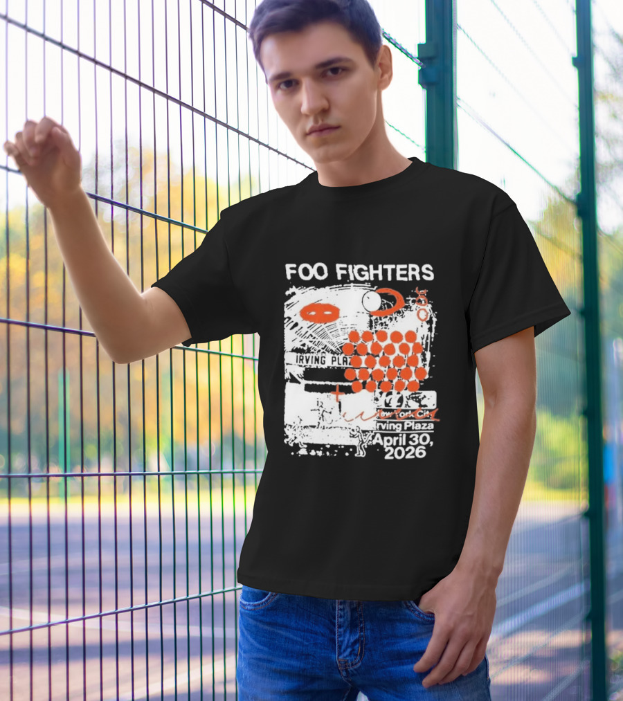 Foo Fighters April 30 New York 2026 Red Dots Abstract T-Shirt