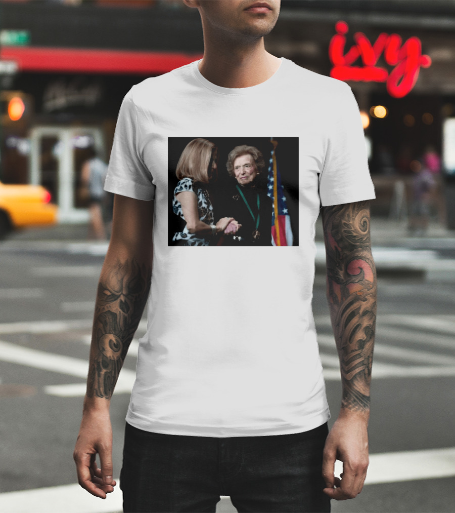 Doris Fisher Co Founder Of The Gap Remembering Legacy And Contributions T-Shirt