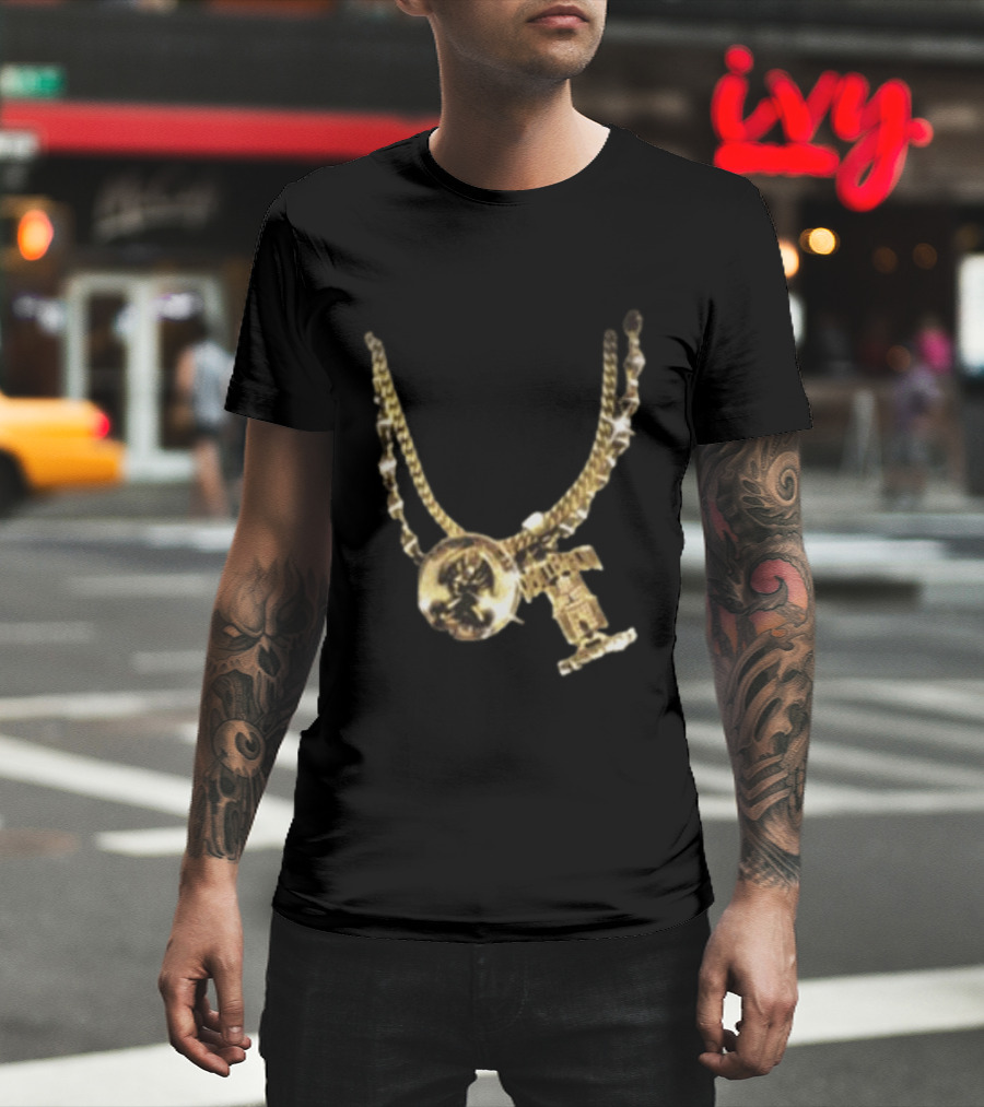 2Pac Gold Necklace Iconic Hip Hop Jewelry T-Shirt