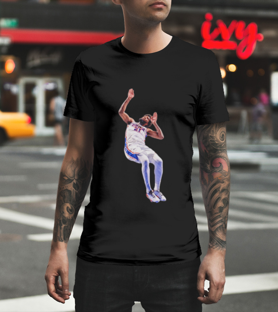 New York Knicks Mitchell Robinson Dunking On Philadelphia Player T-Shirt