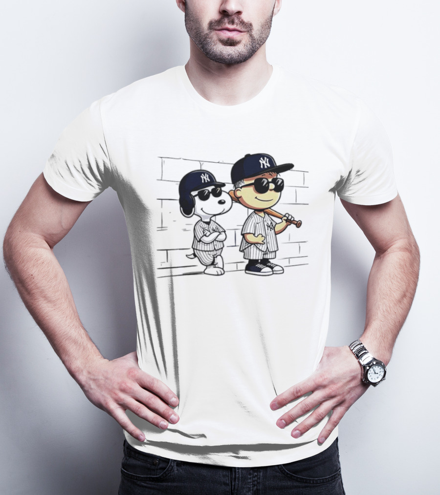 Peanuts Snoopy Charlie Brown New York Yankees Baseball Fan Collection T-Shirt