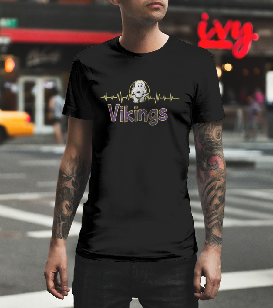 Minnesota Vikings Peanuts Snoopy Nurse Heartbeat T-Shirt